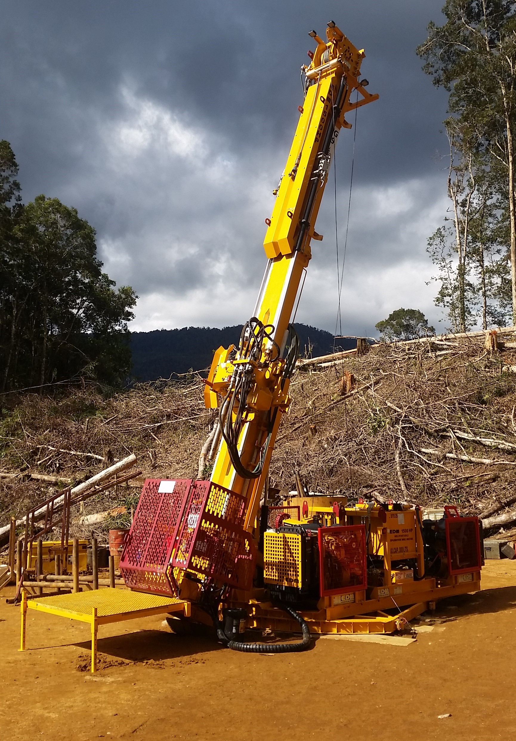 exploration-drill-masters-edm30k-hp-powerful-heliportable-diamond-rig ...